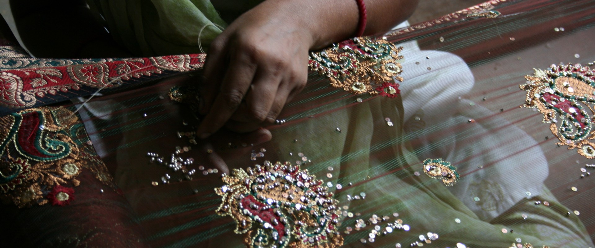 What is the difference between an artisan and a craftsman?