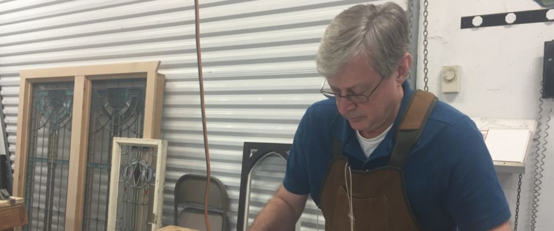 Is craftsman and artisan the same?